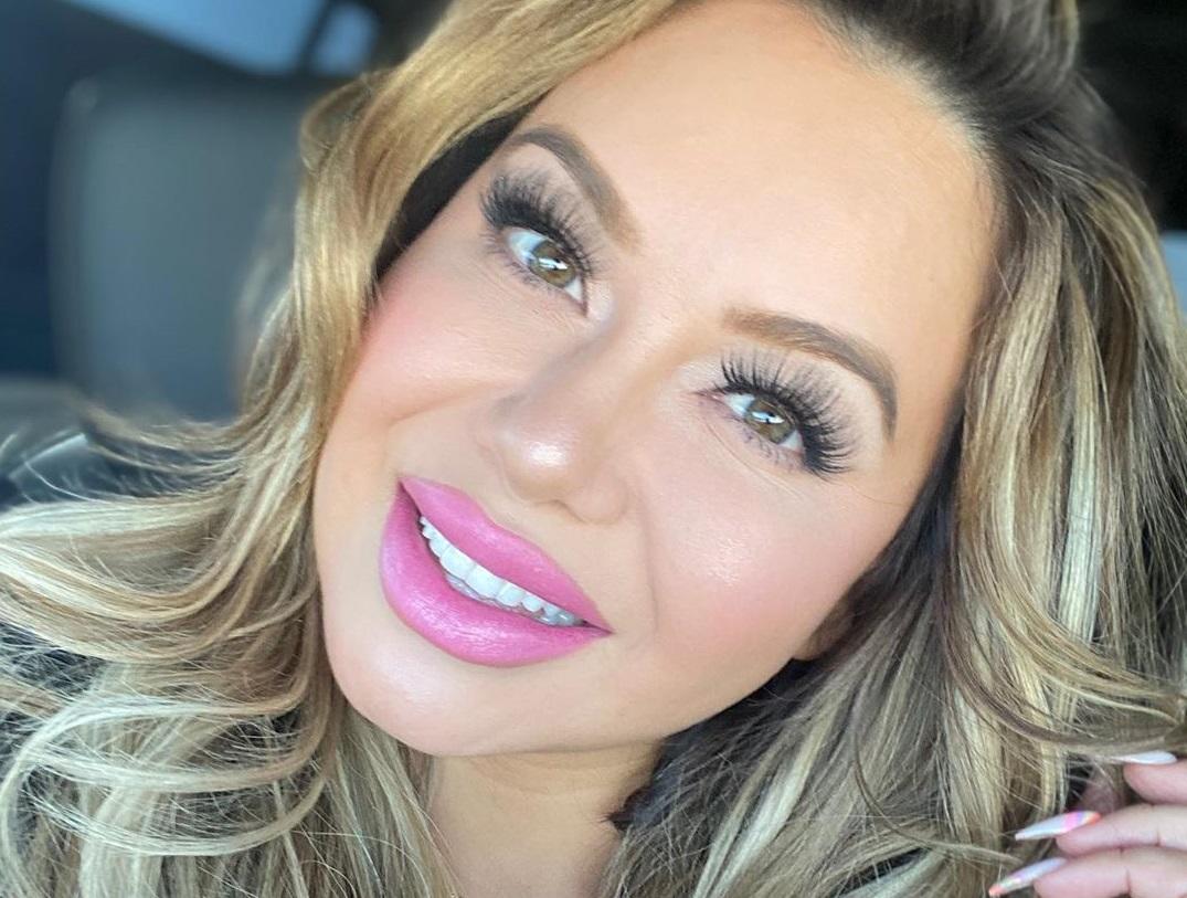 Le cantará Chiquis Rivera a campesinos de California| Telediario Costa Rica