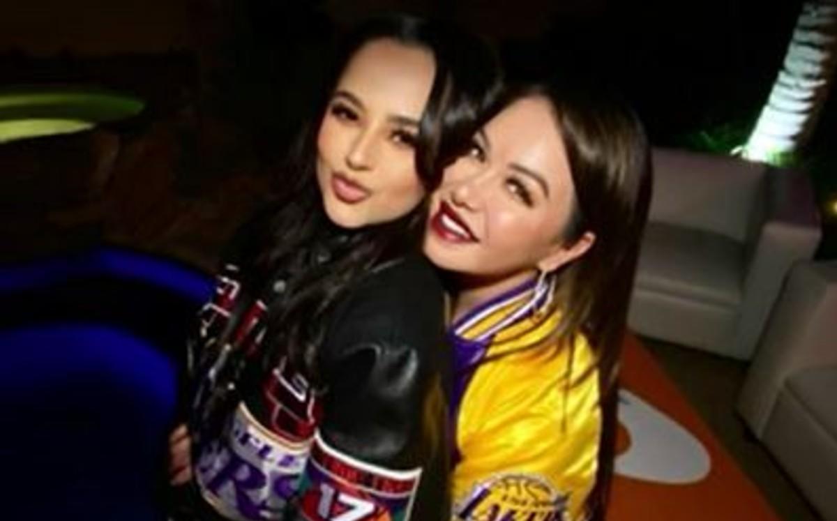 Becky G le organiza fiesta de cumpleaños a Chiquis Rivera (VIDEO ...