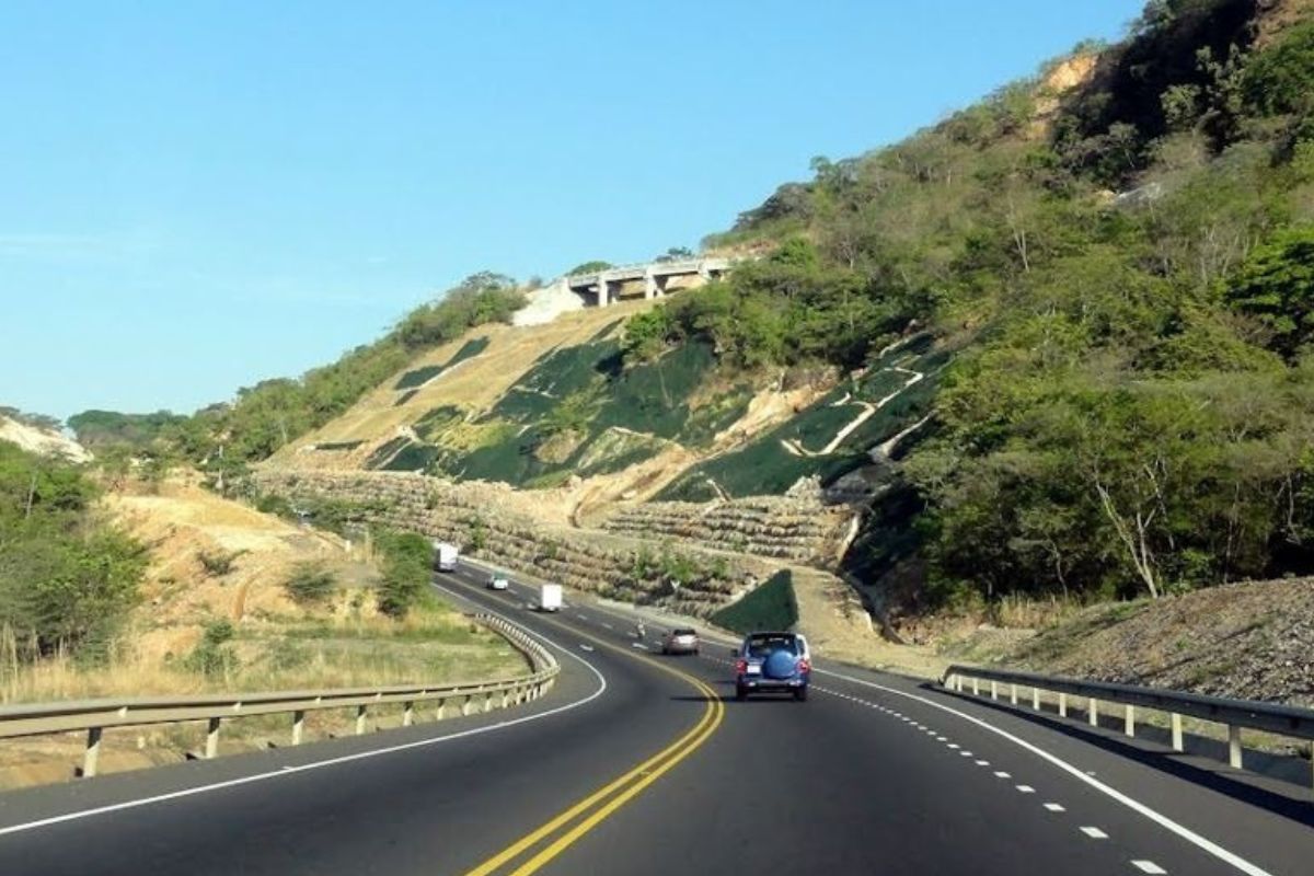 22 puntos de riesgo detectados en la Ruta 27| Telediario Costa Rica