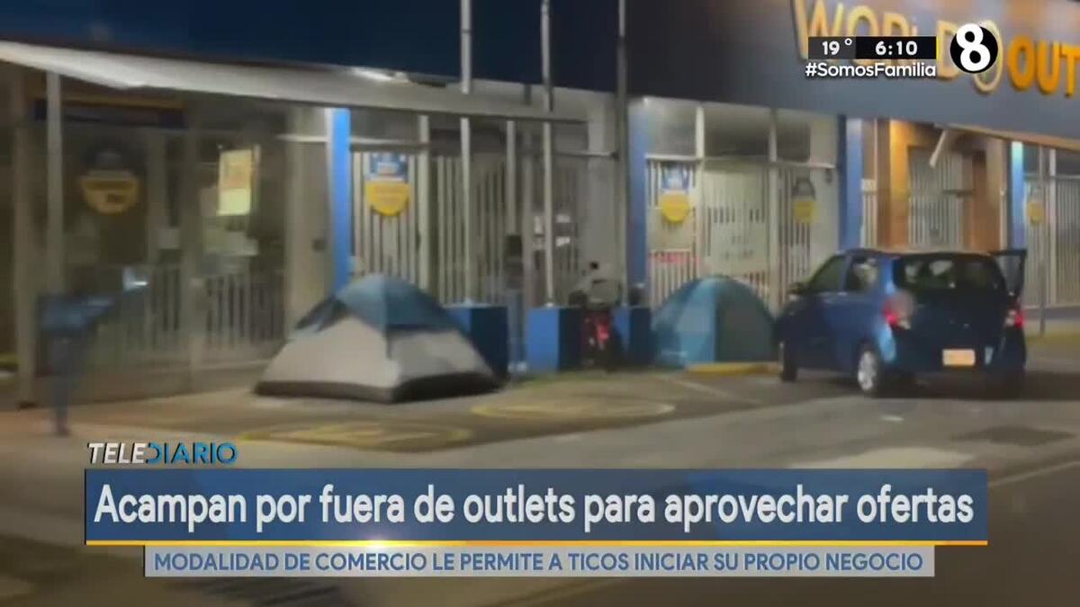 Acampan por fuera de outlets para aprovechar ofertas| Telediario Costa Rica